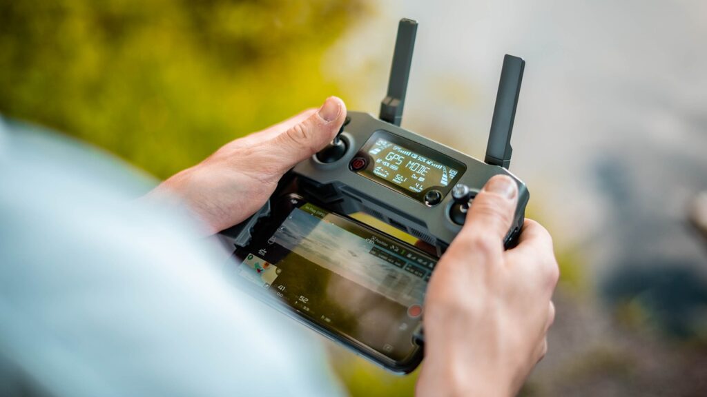 Wireless control techniques for robots: A complete guide